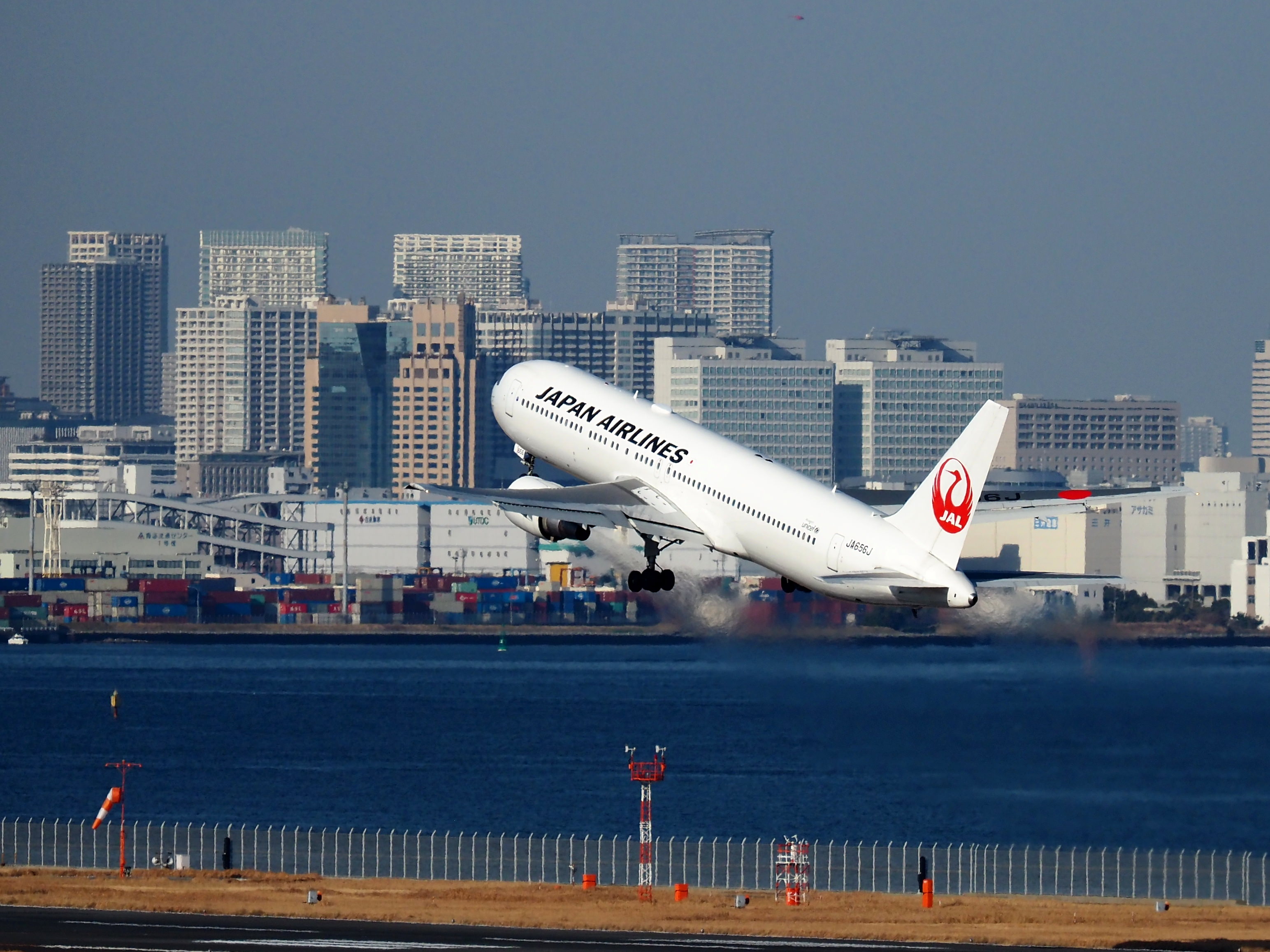 EVERYBODY × PHOTOGRAPHER.com